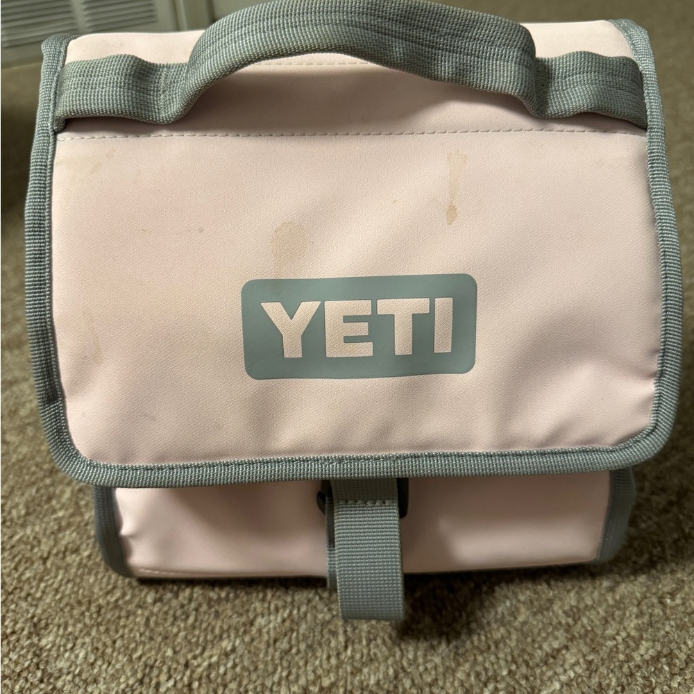 Yeti Day Trip Lunch Bag- Ice Pink - Gem